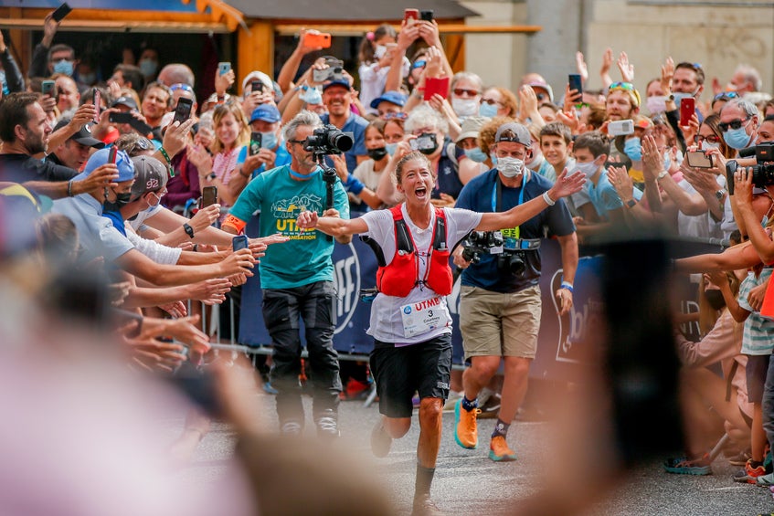 Courtney Dauwalter Breaks UTMB Record To Win - Trail Runner Magazine